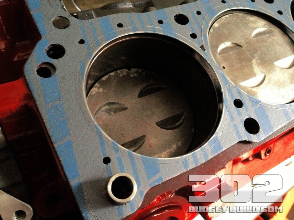 How To Install Cylinder Heads on Small Block Ford 302 5.0 | GT40P Heads ...